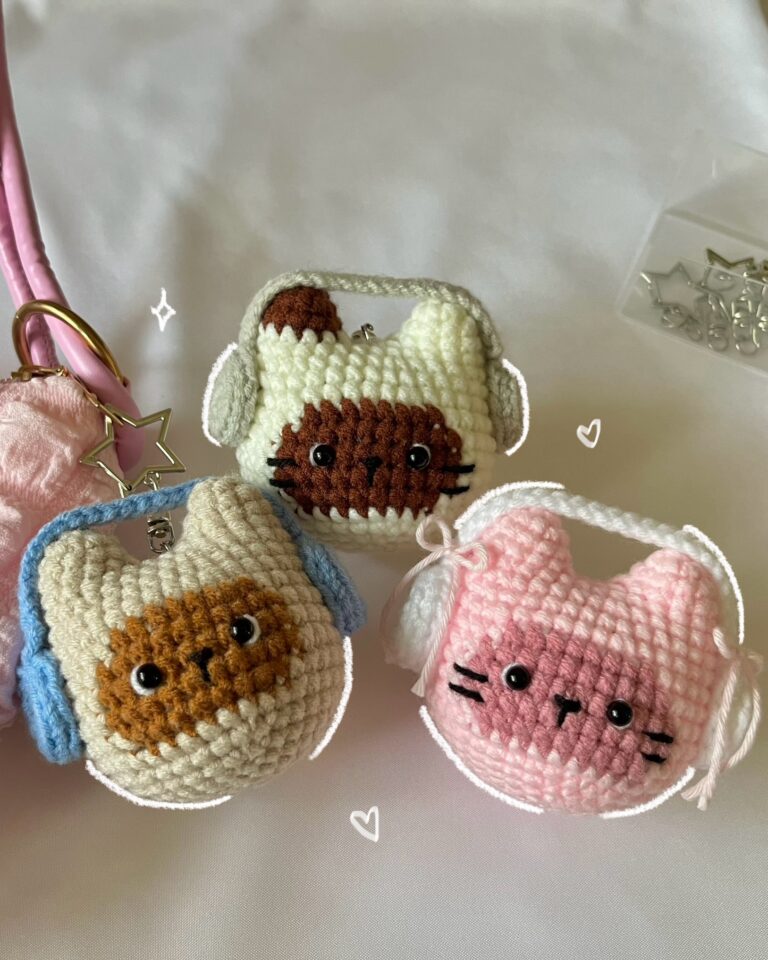 Free Crochet Pattern: Adorable Kitten Head Wearing Headphones (Perfect ...