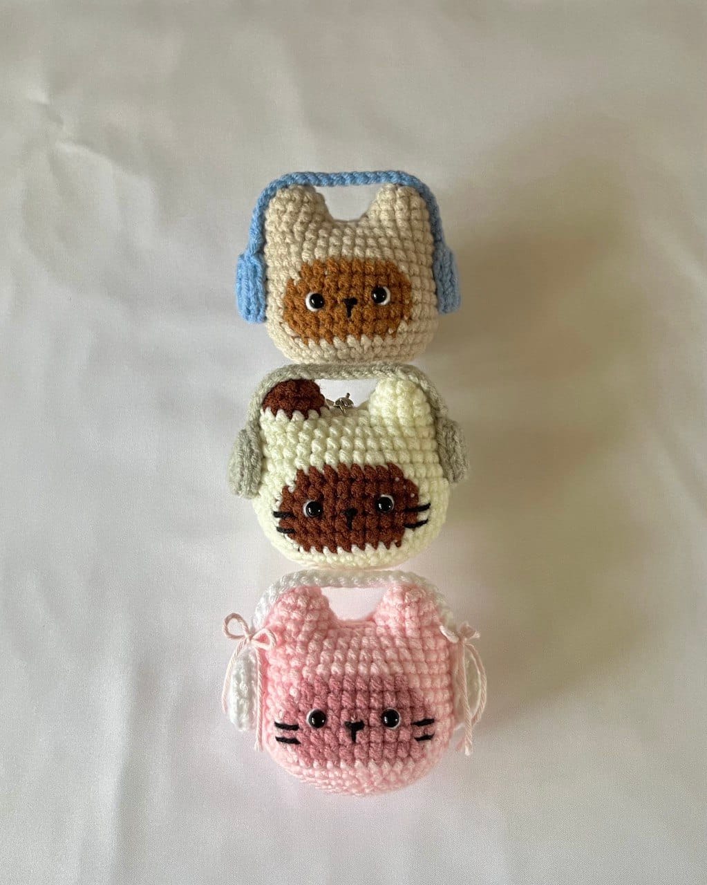 Free Crochet Pattern: Adorable Kitten Head Wearing Headphones (Perfect ...