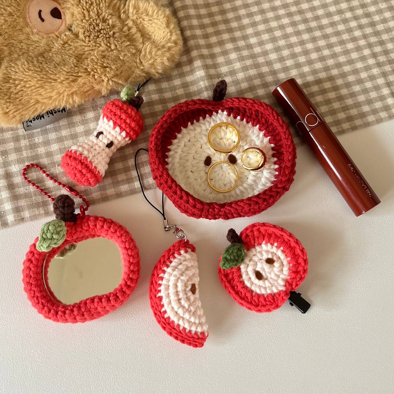 Apple-Themed Crochet: Cute & Easy Mini Projects Free Pattern ...