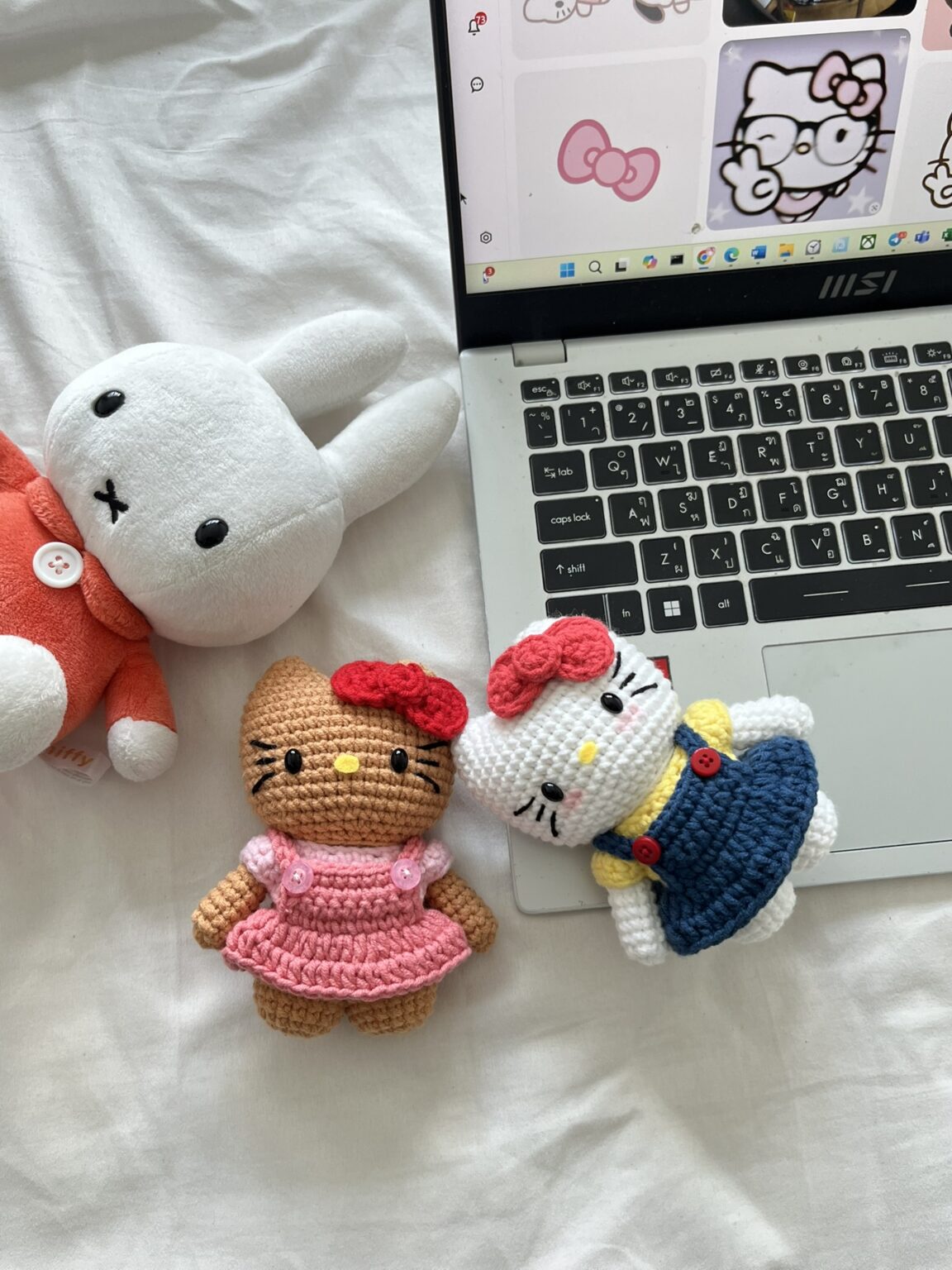 How to crochet your own hello kitty plushie in a cute little dress: A ...