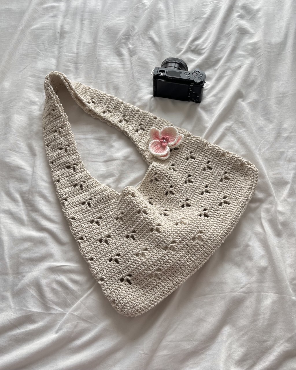 Crochet Lacy Summer Bag: A Free Pattern - Chubbiesbyash