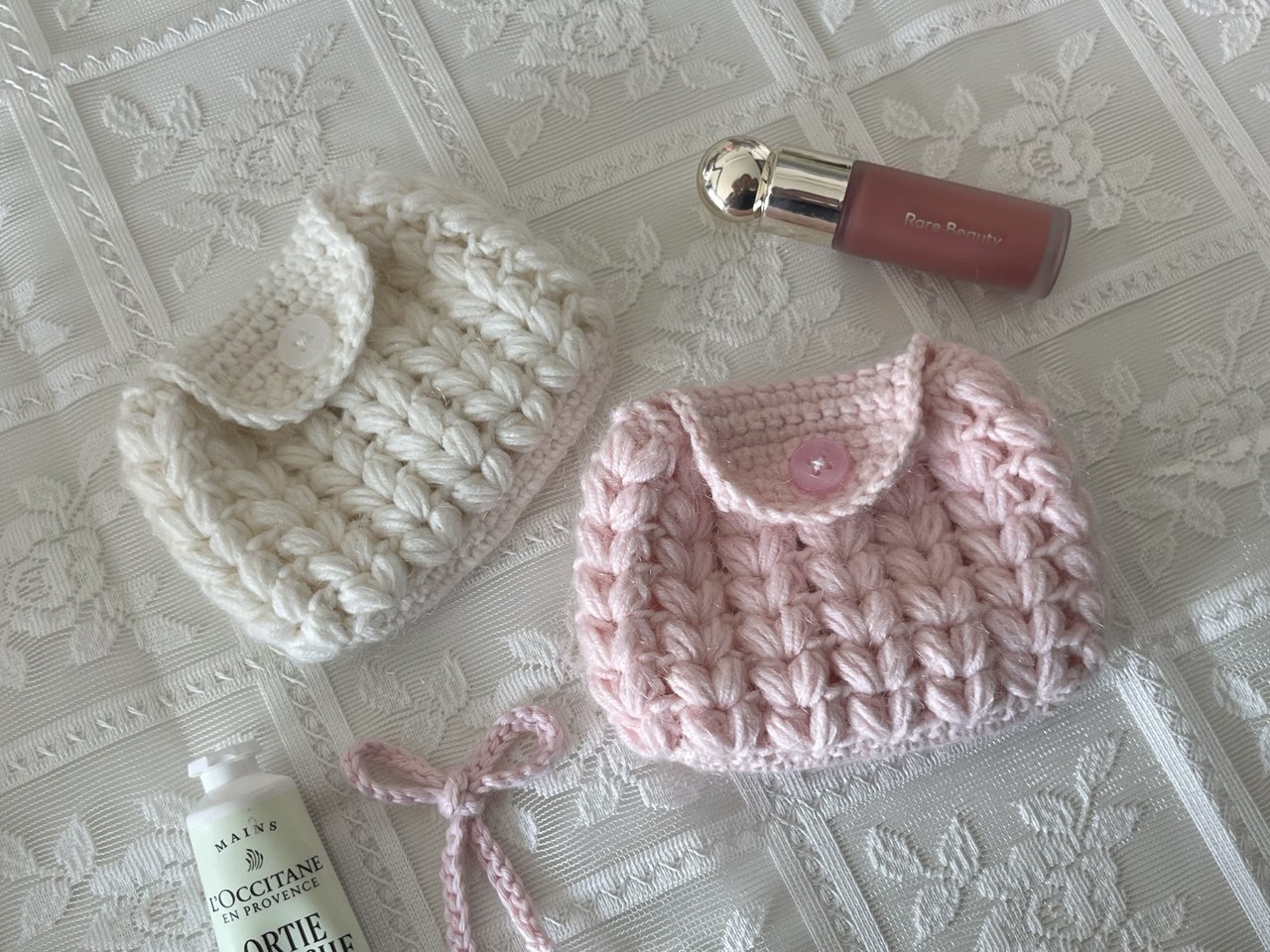 Beginner-friendly no-sew puffy heart pouches: FREE PATTERN - Chubbiesbyash