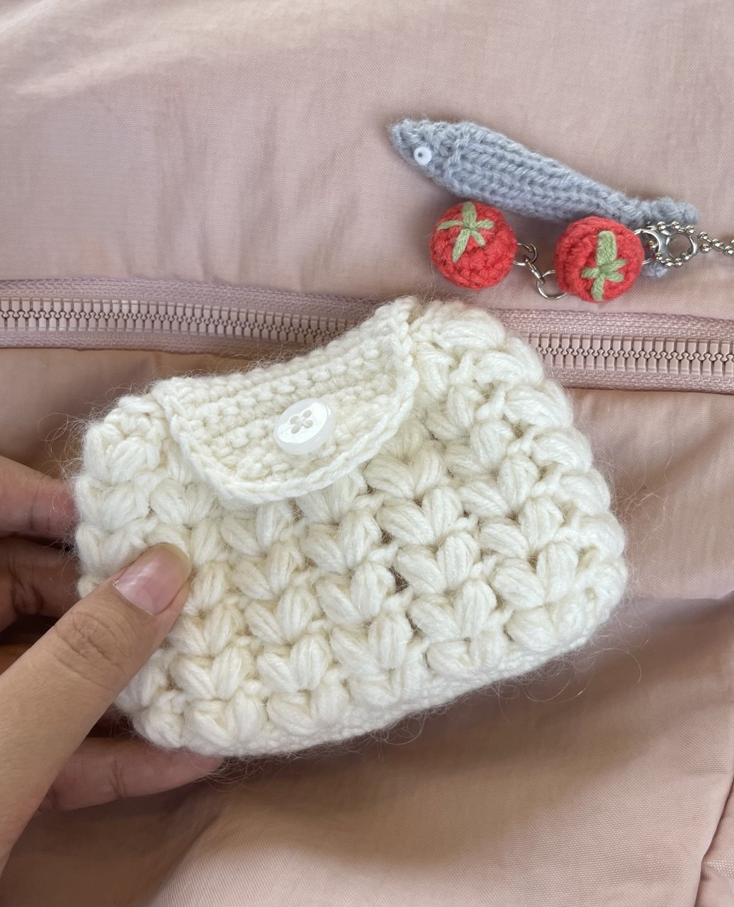 Beginner-friendly no-sew puffy heart pouches: FREE PATTERN - Chubbiesbyash